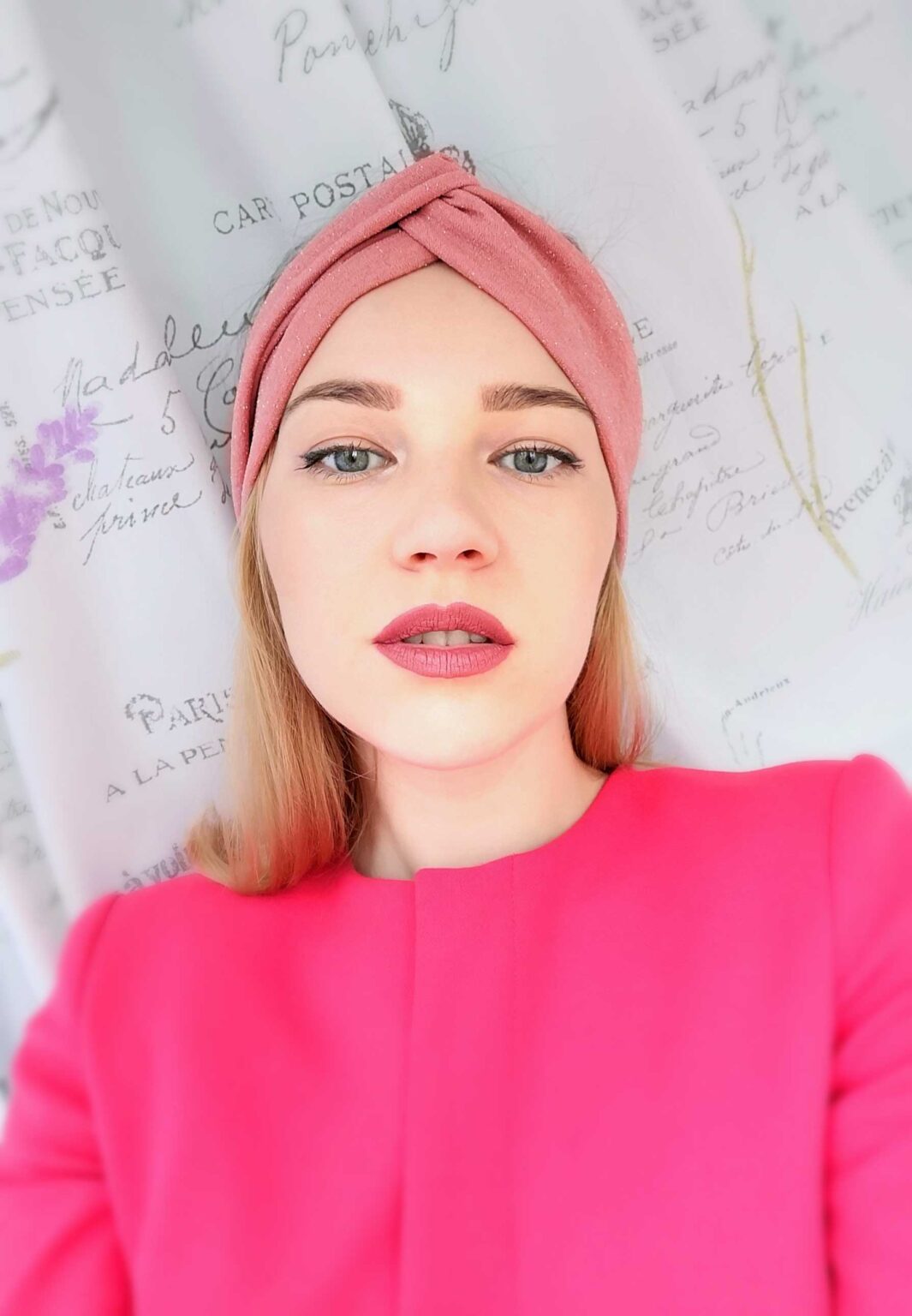 Bentita rasucita roz-plamaniu medie Bentita rasucita roz-plamaniu medie ...