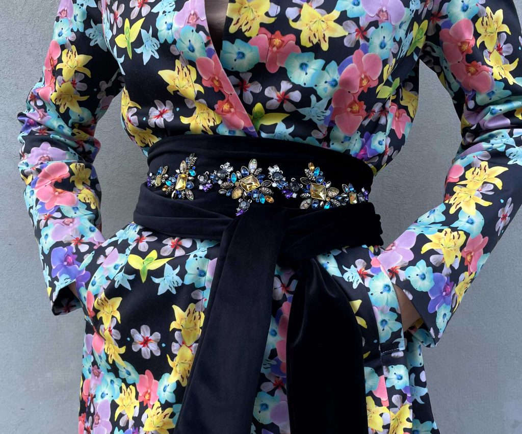 Brau lat negru cu pietre albastre • Turbane Femei si Bebelusi 2025