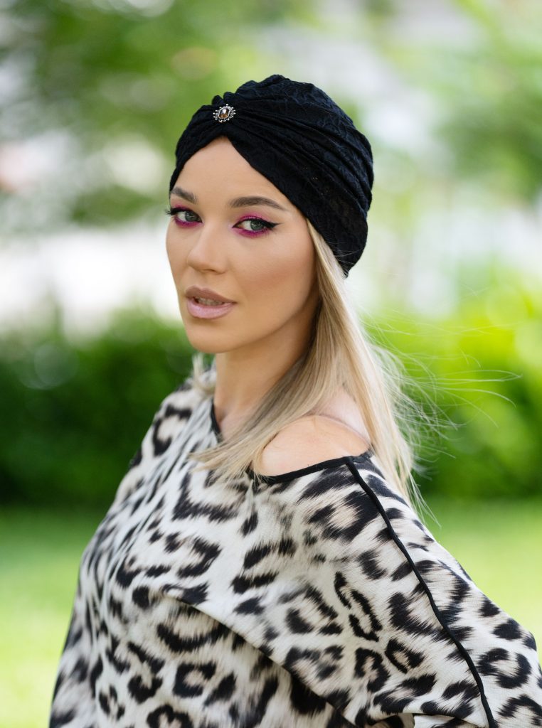 Turban Royal negru din dantela • Turbane Femei si Bebelusi 2025